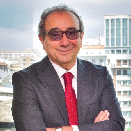 Ibercaja reconoce el compromiso de 176 empleados que han cumplido 25 y ...